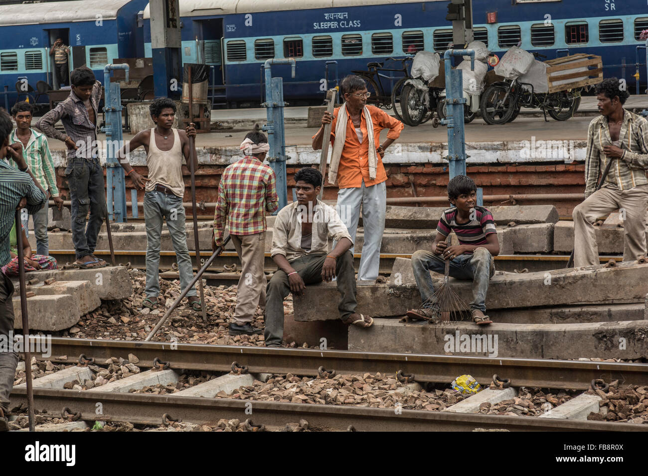 Railroad Workers. Indian Railways, India Stock Photo - Alamy