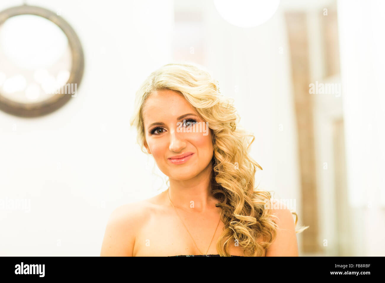 Beautiful bride wedding with makeup and hairstyle Stock Photo - Alamy