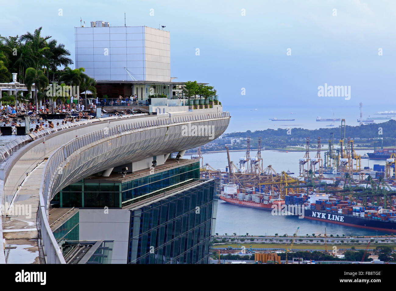 Swimming pool marina bay hi-res stock photography and images - Alamy