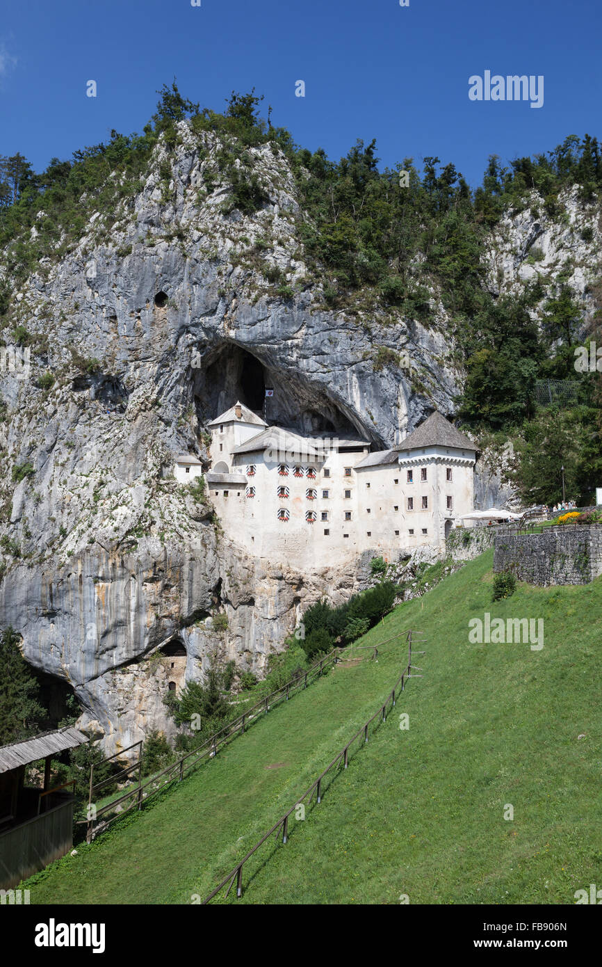Predjamski grad postojna slovenia hi-res stock photography and images ...