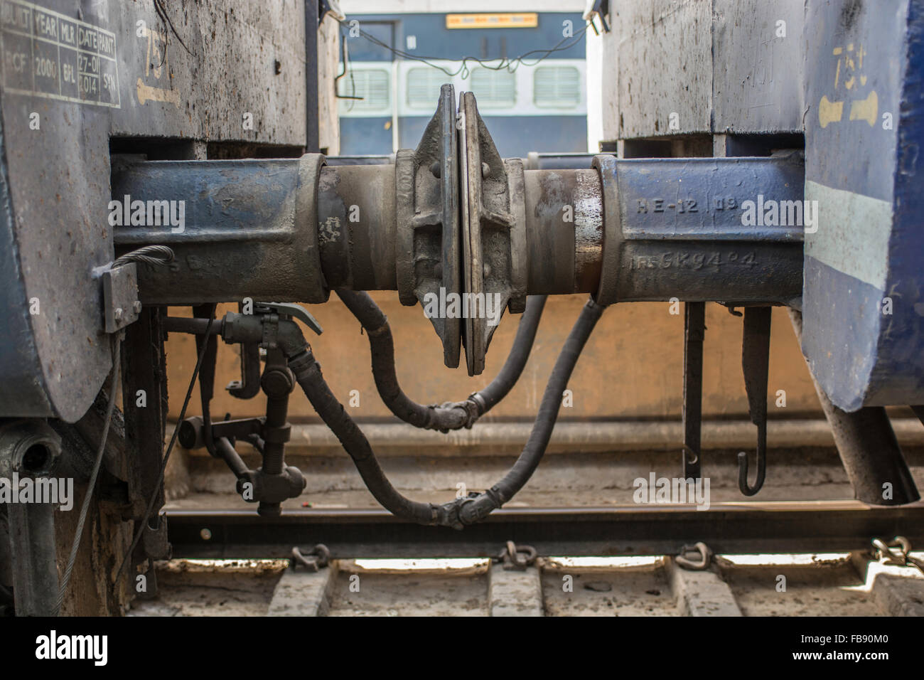 Indian train platform hi-res stock photography and images - Alamy