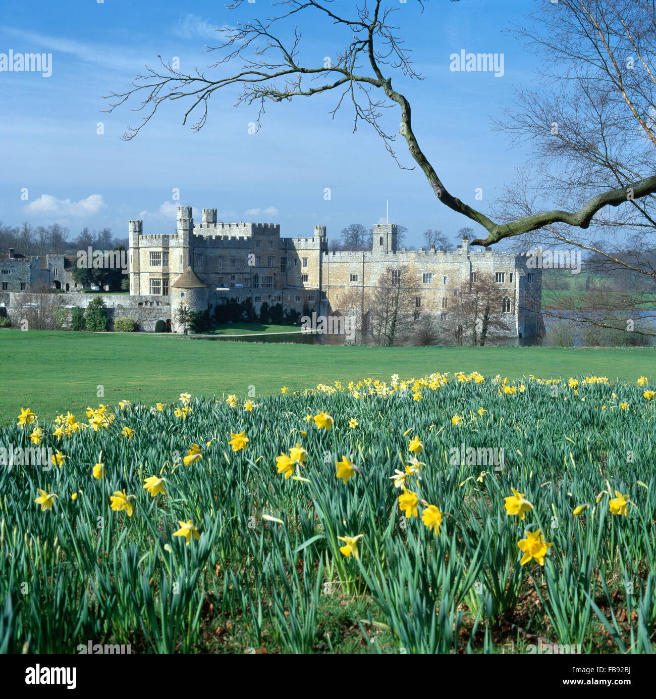 The castle surrounded by a moat hi-res stock photography and images - Alamy