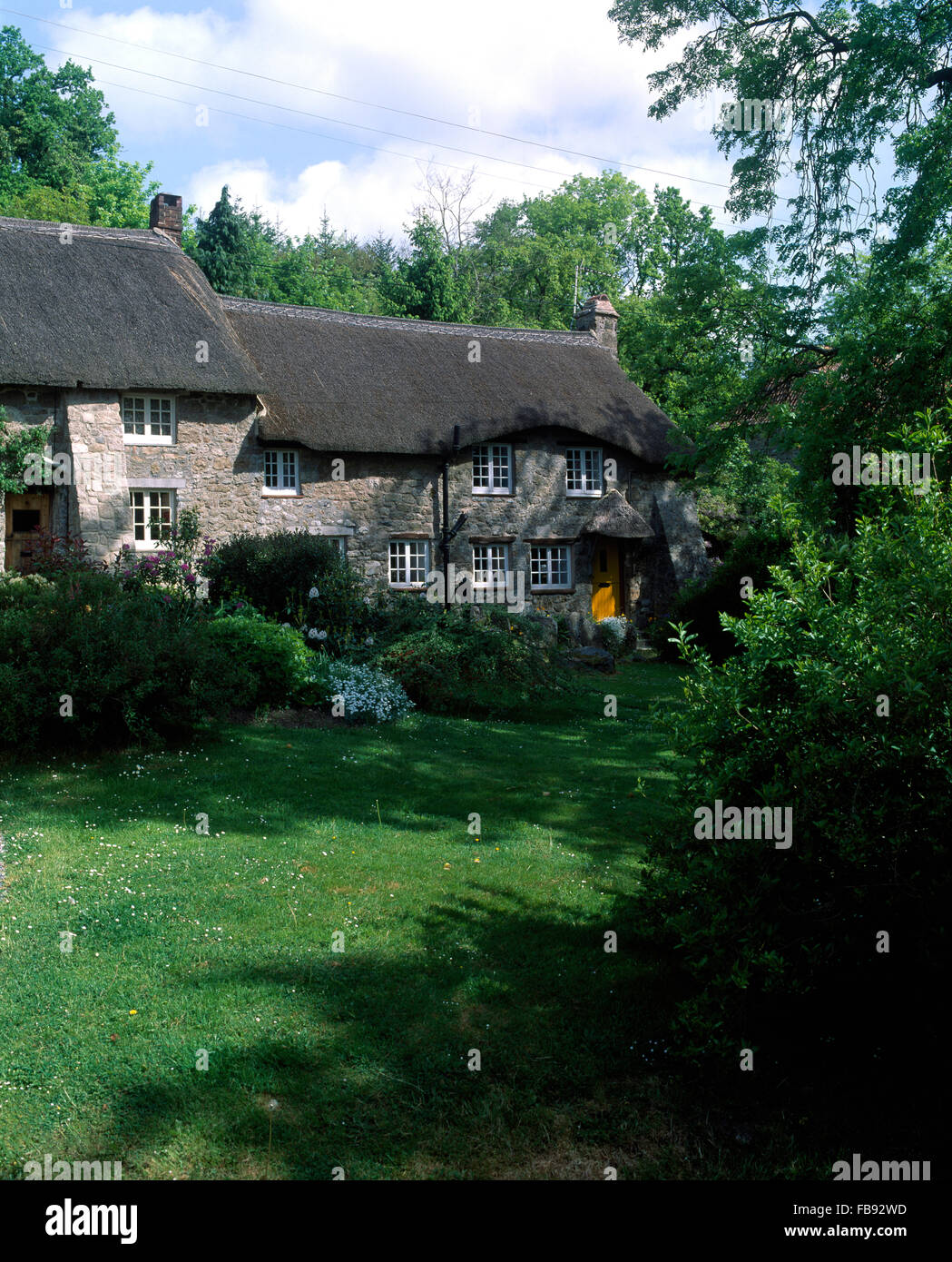 Lawn cottages hi-res stock photography and images - Alamy