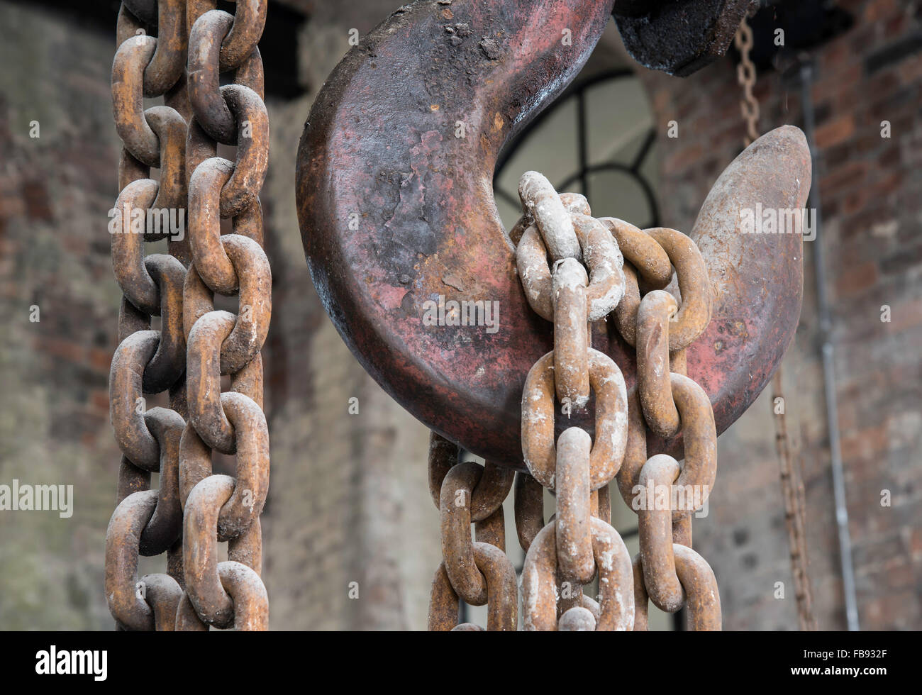Crane hook and chains Stock Photo - Alamy