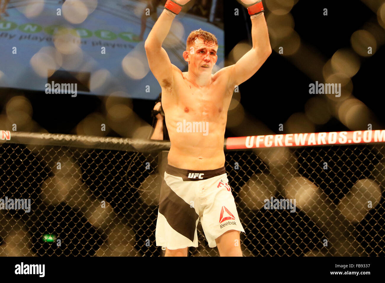 Krzysztof Jotko defeats Scott Askham via split decision. UFC Fight ...