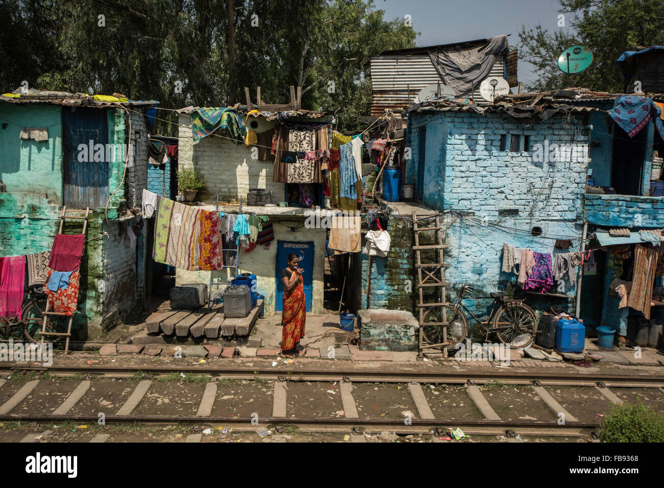 Delhi slum hi-res stock photography and images - Alamy