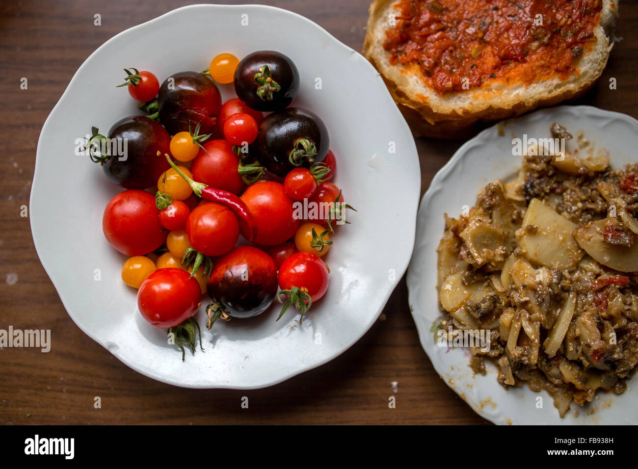 Sauce food dish meal hi-res stock photography and images - Alamy