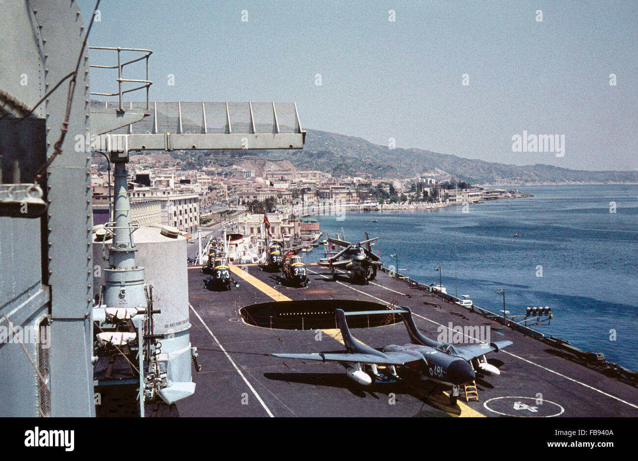 Hms centaur hi-res stock photography and images - Alamy