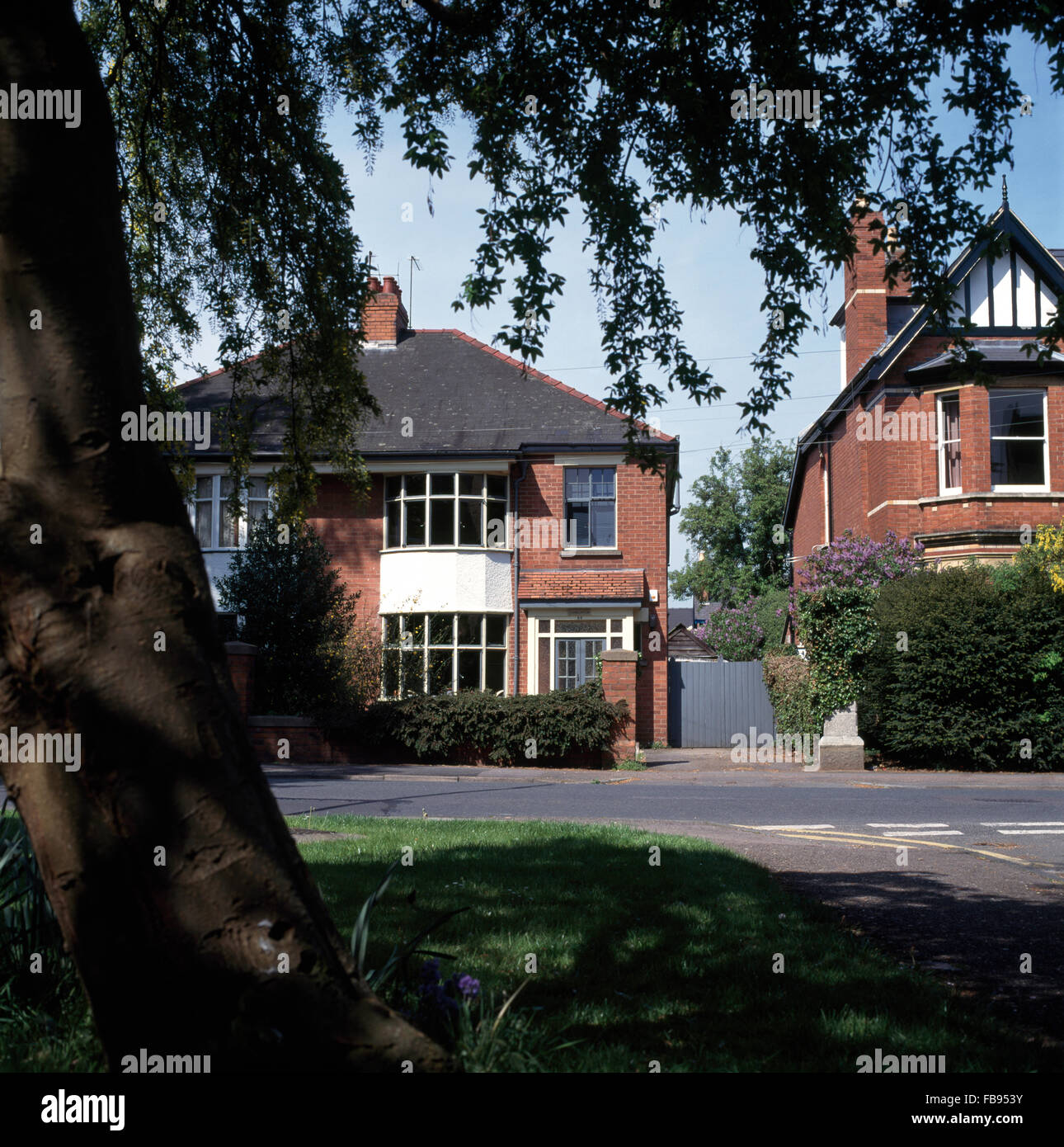 Traditional semi detached house hi-res stock photography and images - Alamy