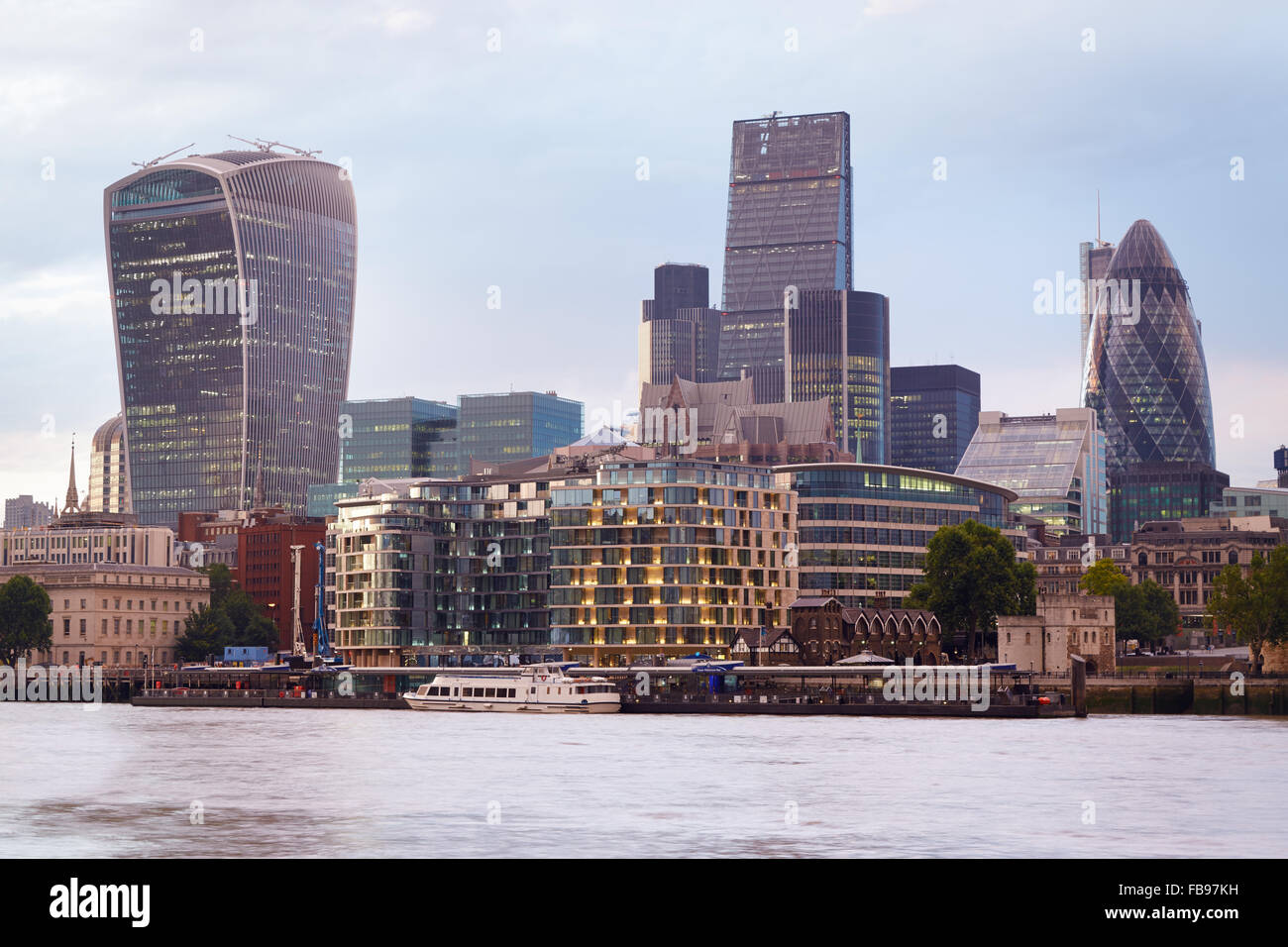 Thames skyline architecture hi-res stock photography and images - Alamy
