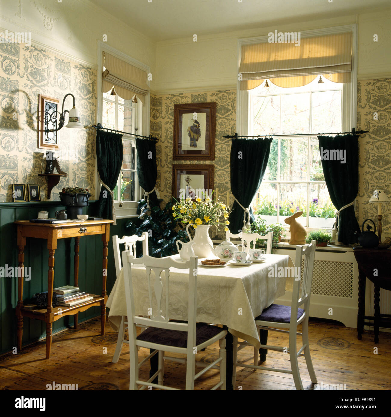 Roman dining room hi-res stock photography and images - Alamy
