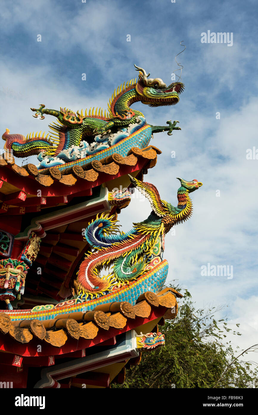 Sculpture dragons temples hi-res stock photography and images - Alamy