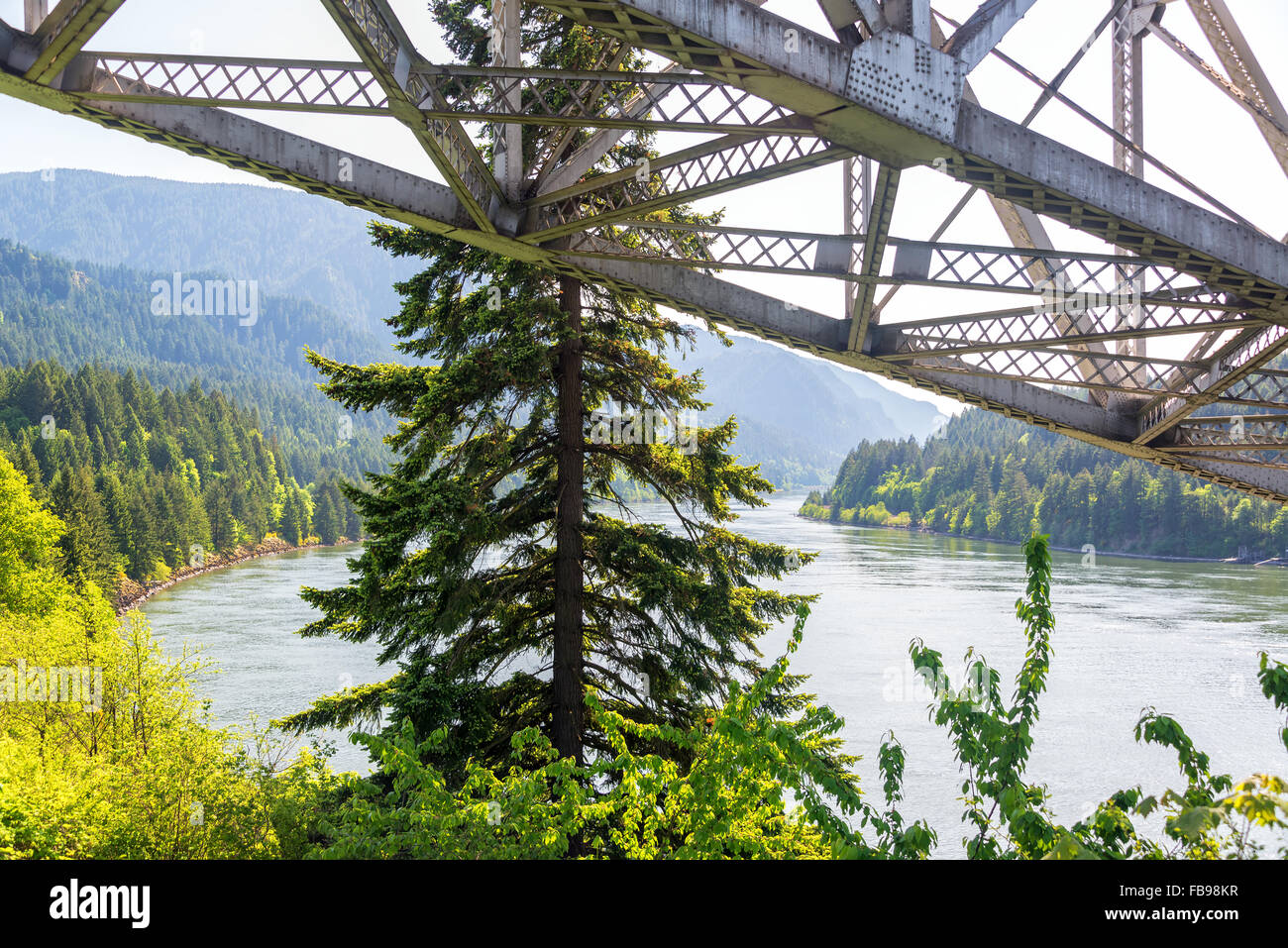 The cascade locks hi-res stock photography and images - Alamy