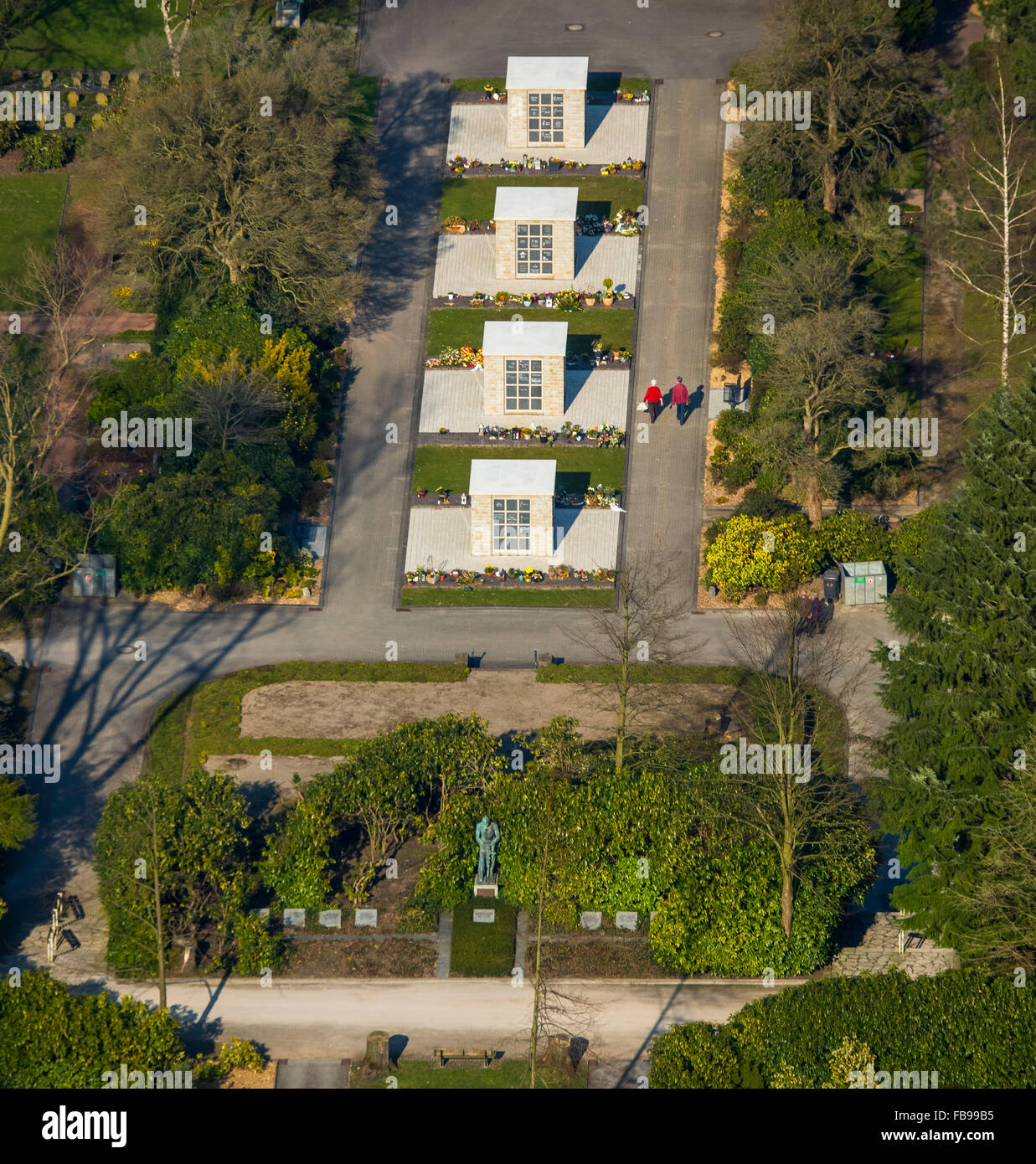 Aerial view of cemetery hi-res stock photography and images - Alamy