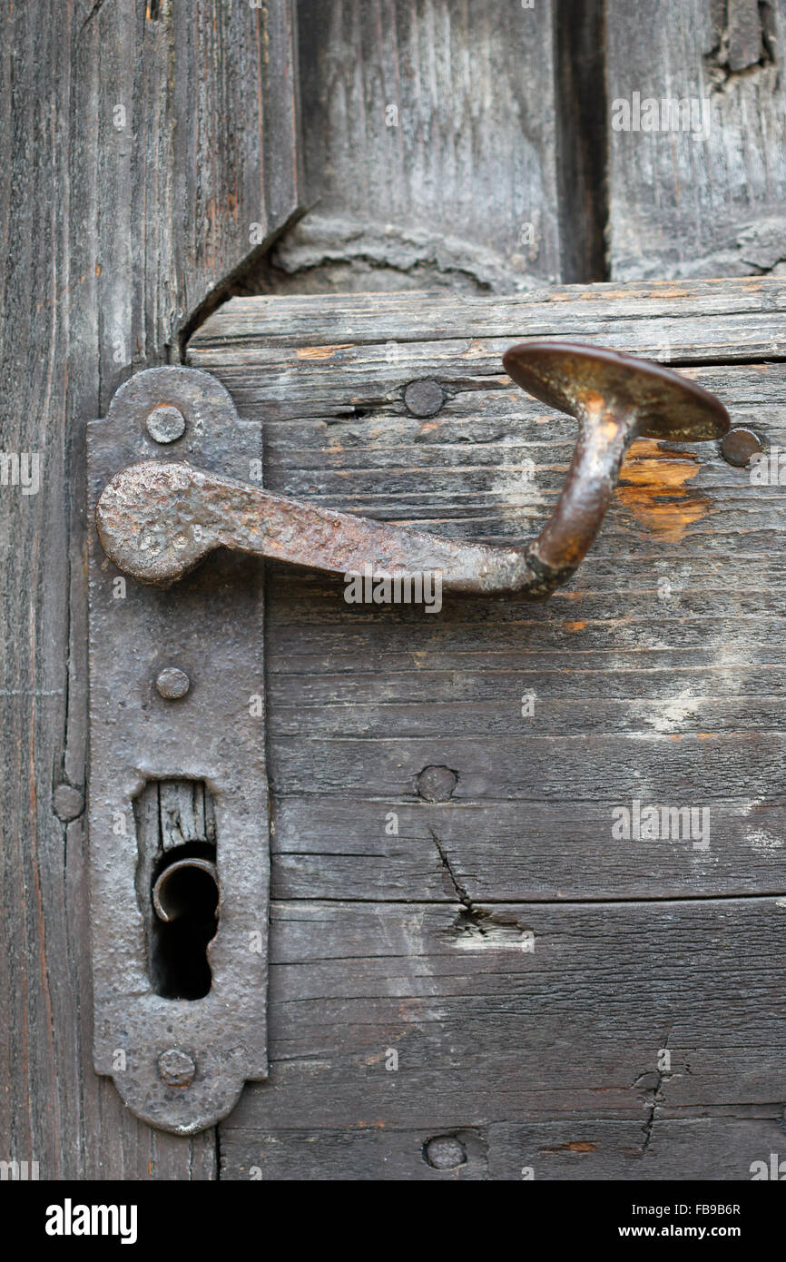 Old castle key hi-res stock photography and images - Alamy