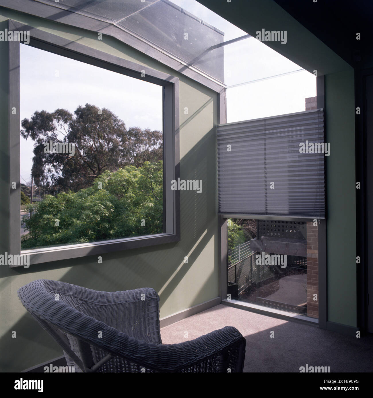 Room with window view hi-res stock photography and images - Alamy