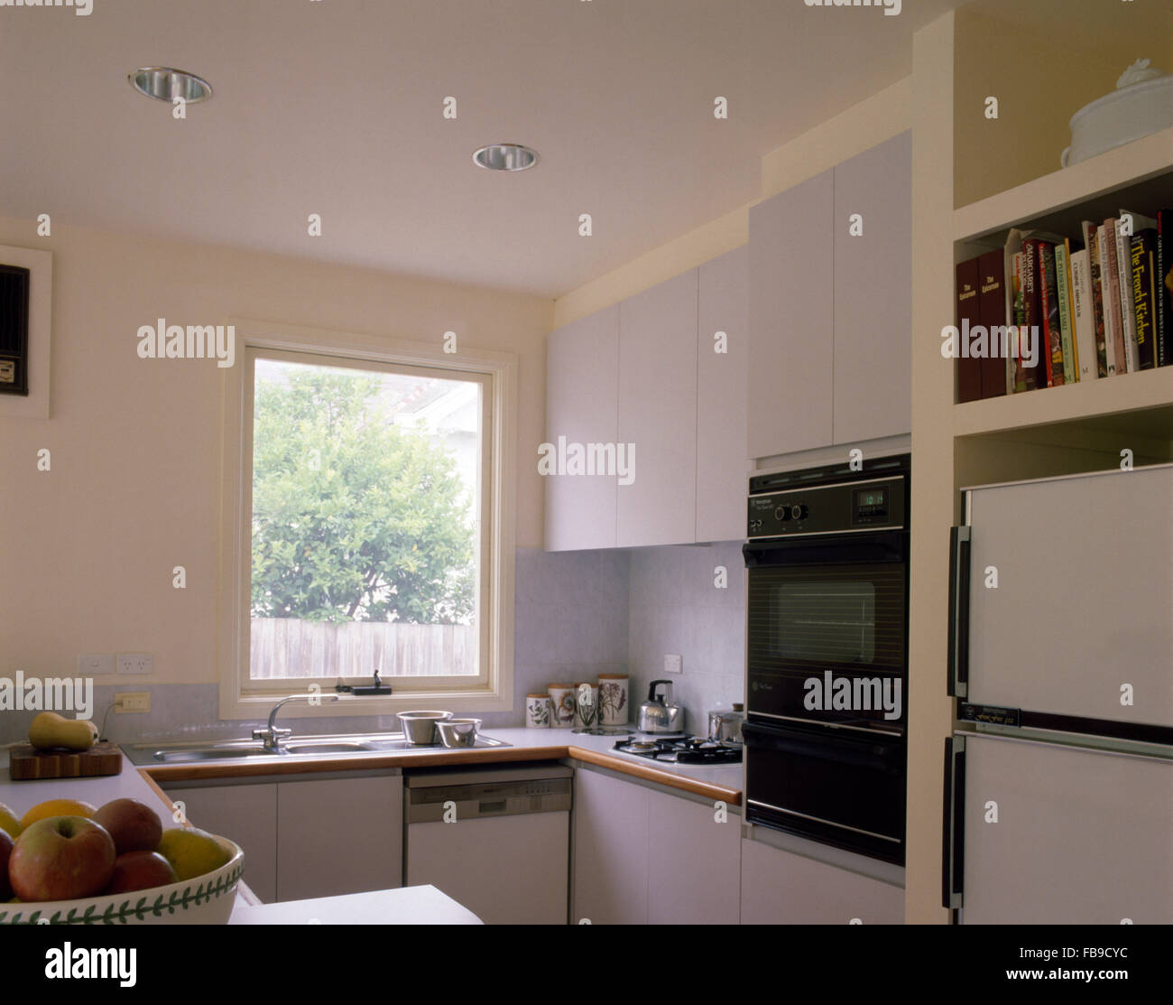 Oven fridge freezer hi-res stock photography and images - Alamy