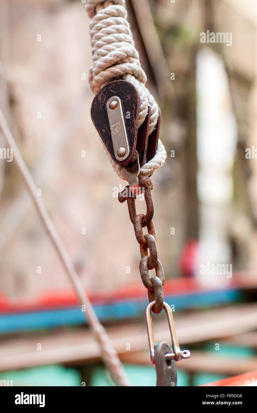 Nautical rope and junction Stock Photo - Alamy