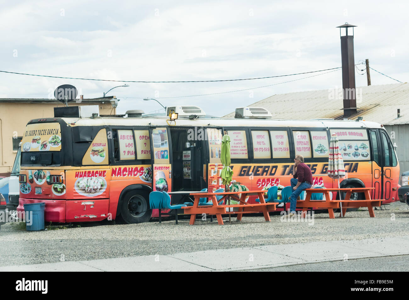 Food bus hi-res stock photography and images - Alamy