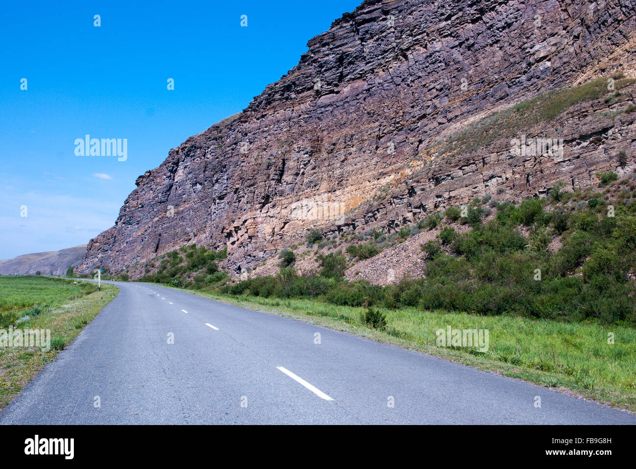 Side Cliff Road High Resolution Stock Photography and Images - Alamy