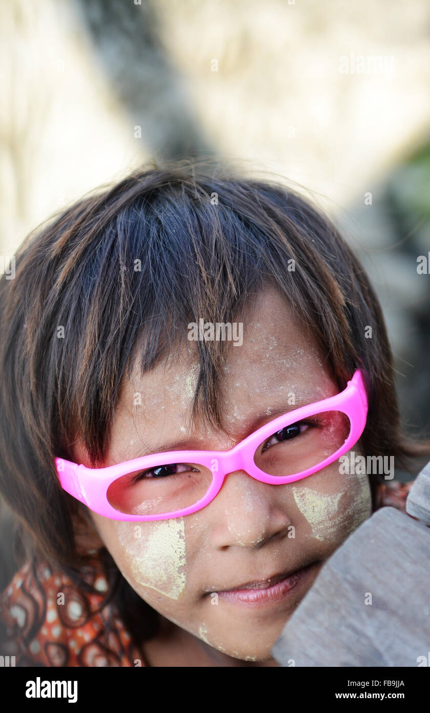 A cute Burmese girl Stock Photo - Alamy