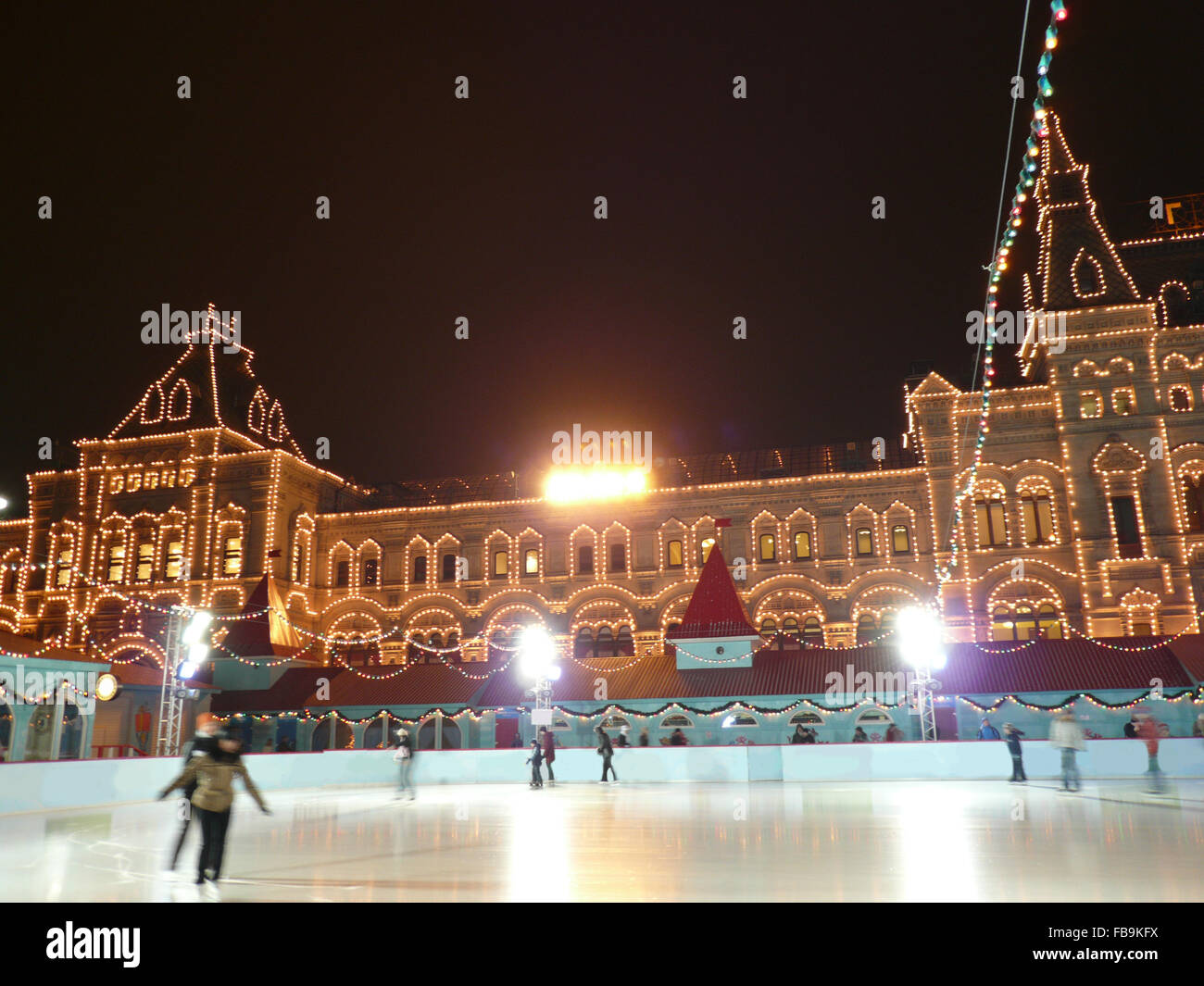 skating-rink on red square in moscow at night Stock Photo - Alamy