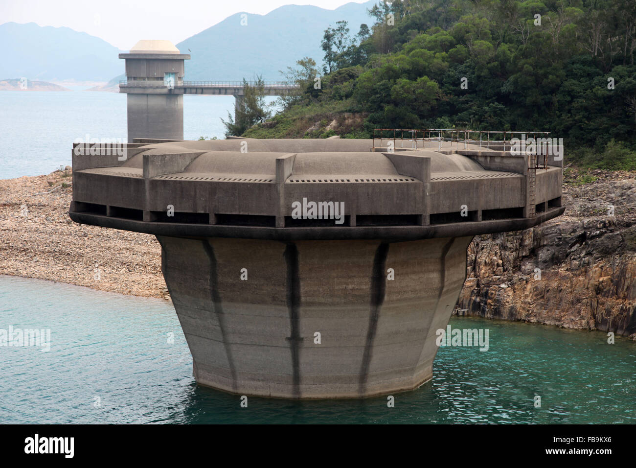 it's a photo of a security well to evacuate the water of a reservoir ...