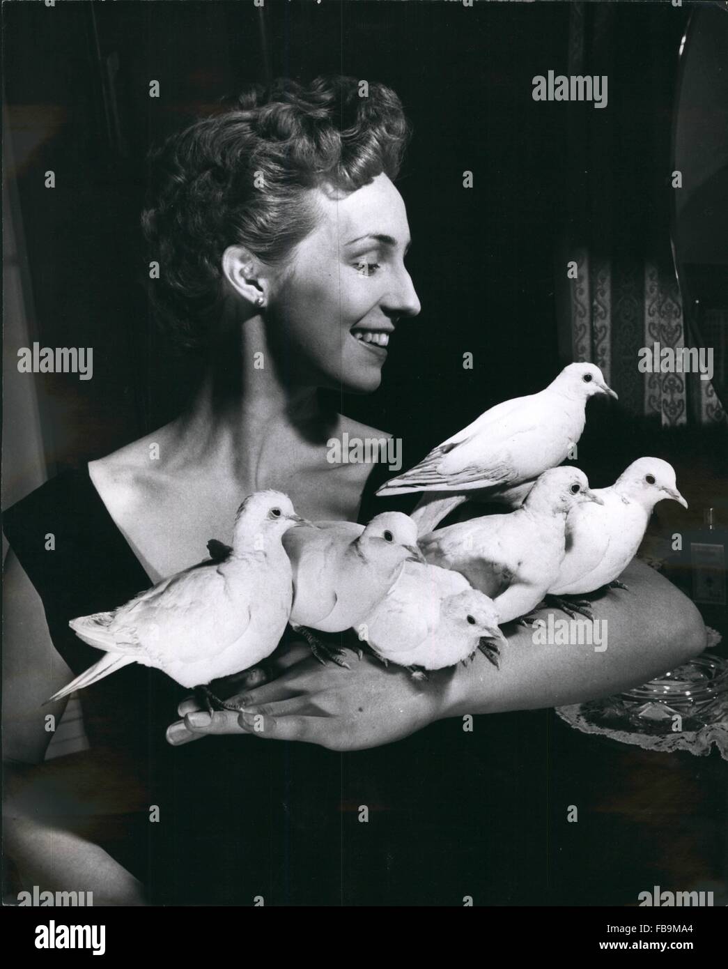 1962 - Claudine, the beautiful magician with her 'assistants'' and 5 ...