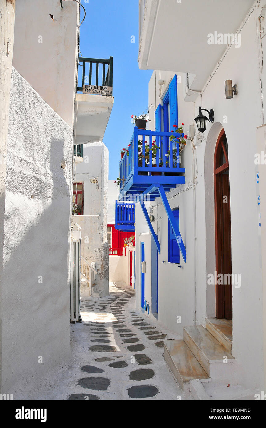 Narrow street in Santorini Island Stock Photo - Alamy