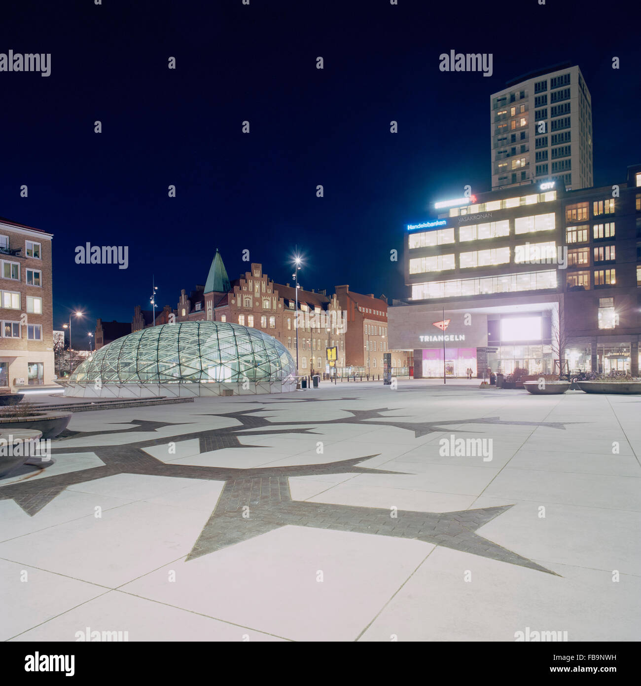 Town square at night hi-res stock photography and images - Alamy