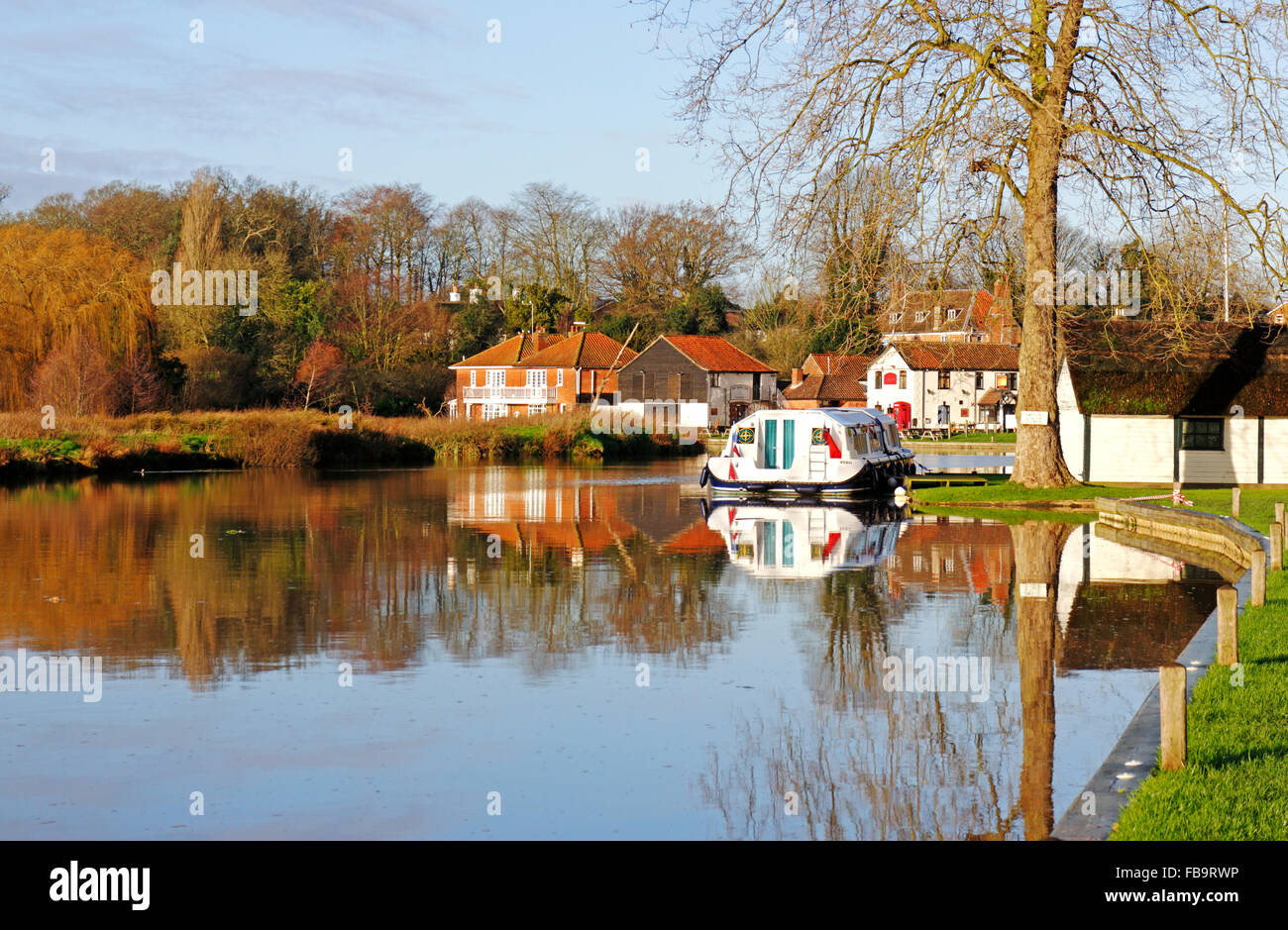 A view of the River Bure on the Norfolk Broads at Coltishall, Norfolk ...