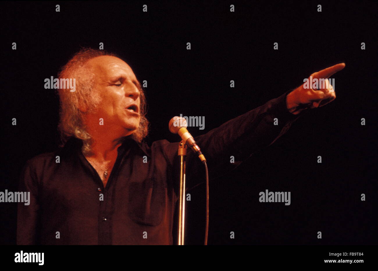 Leo FERRE on-stage. - 1973 - France / Ile-de-France (region) / Paris ...
