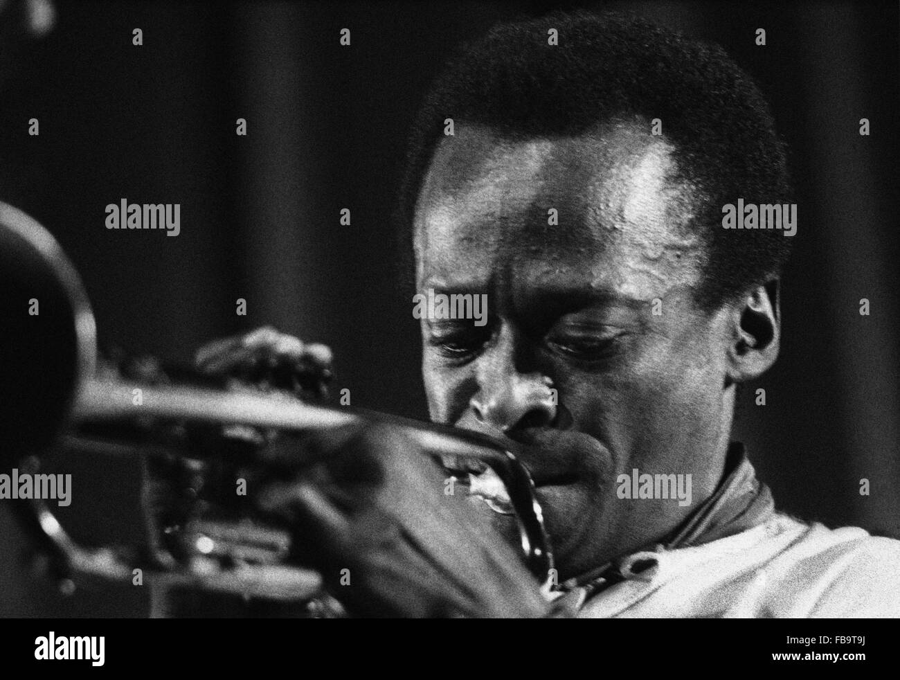 Miles DAVIS on-stage. - France / Ile-de-France (region) - Miles DAVIS ...