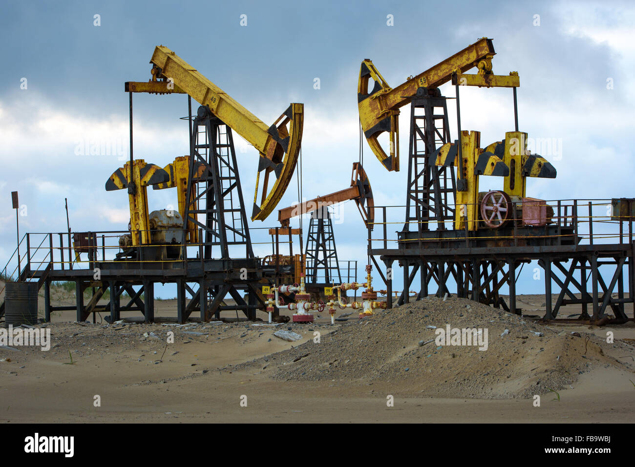 Sakhalin oil well hi-res stock photography and images - Alamy