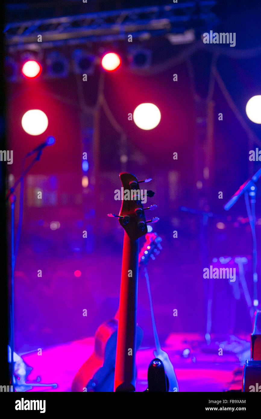Guitar set stage hi-res stock photography and images - Alamy