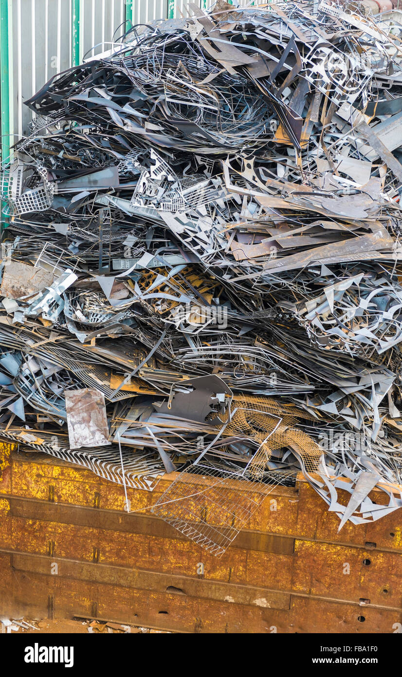 Metal sheet pile hi-res stock photography and images - Alamy