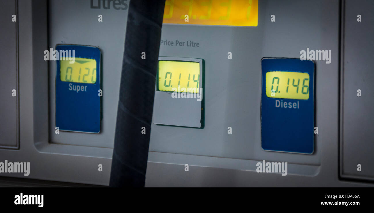 Last days with cheap oil prices in Oman and rest of GCC Stock Photo - Alamy