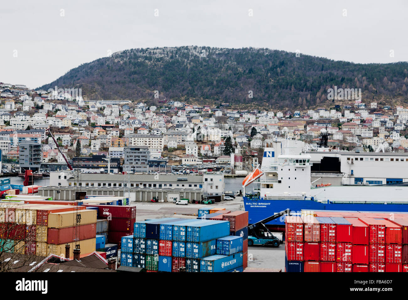 Containers architecture hi-res stock photography and images - Alamy