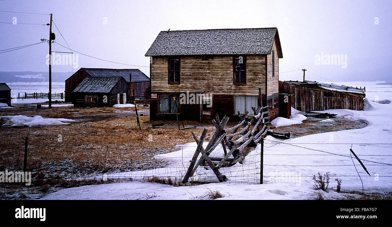 Abandoned ranch house hi-res stock photography and images - Alamy