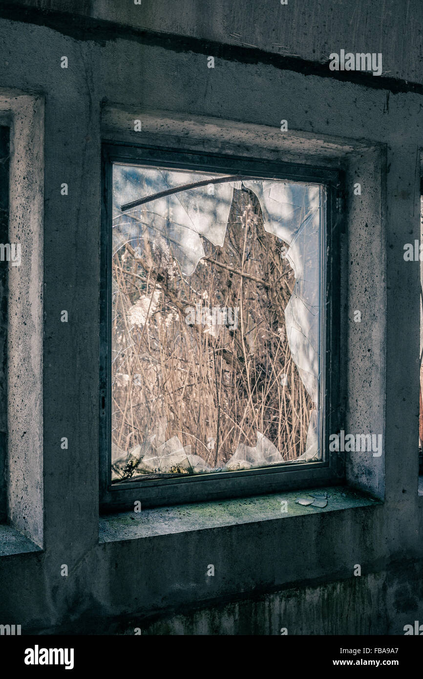 Abandoned warehouse broken windows hi-res stock photography and images ...