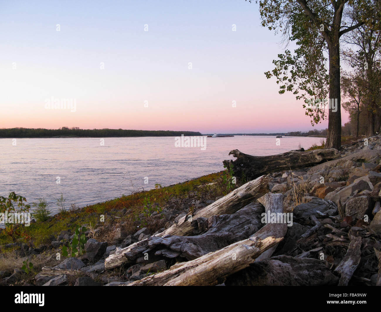 The Mississippi River at dusk, Mud Island River Park, Memphis ...