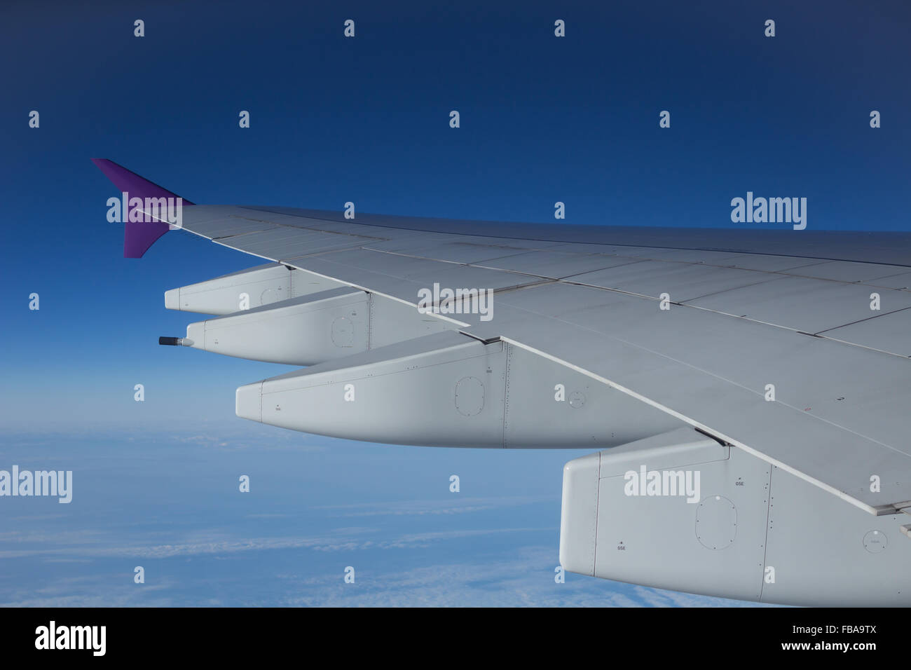 Side view of airplane hi-res stock photography and images - Alamy