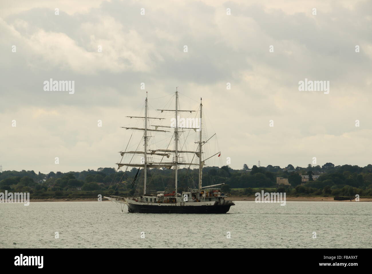 Three masted sailing ship hi-res stock photography and images - Alamy