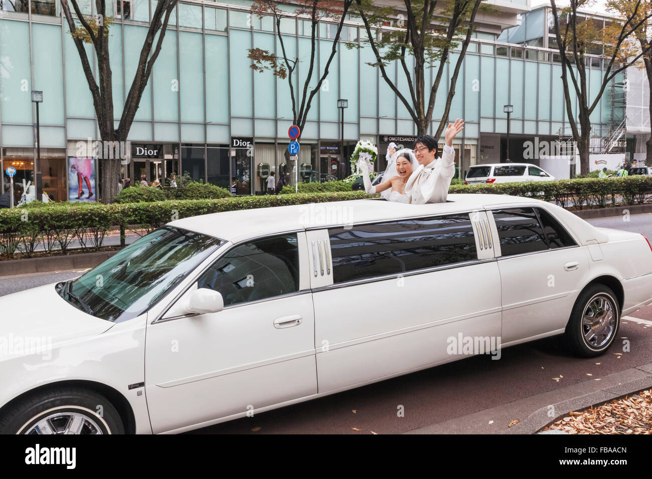 Japan, Honshu, Tokyo, Harajuku, Wedding Couple in Limousine Stock Photo ...