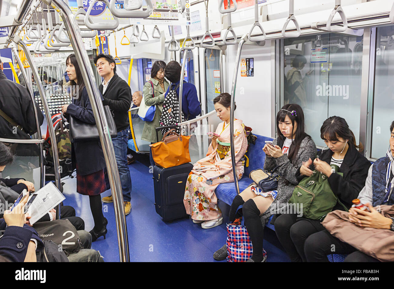 Japan honshu tokyo subway passengers hi-res stock photography and ...