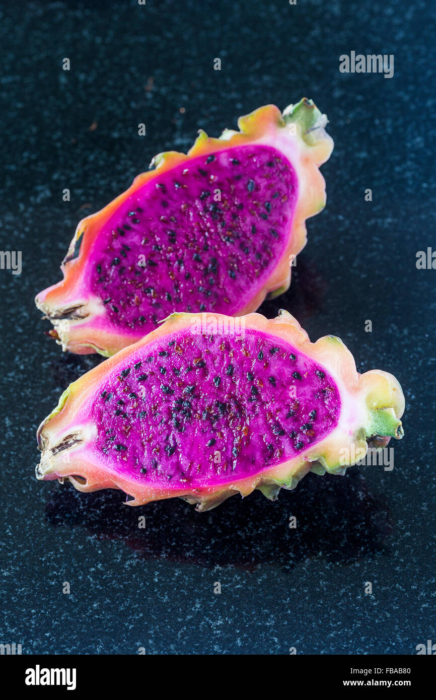 Red Fleshed Dragon Fruit Hylocereus coastaricensis Stock Photo - Alamy