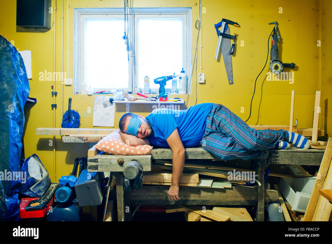 Sleeping man full length hi-res stock photography and images - Alamy