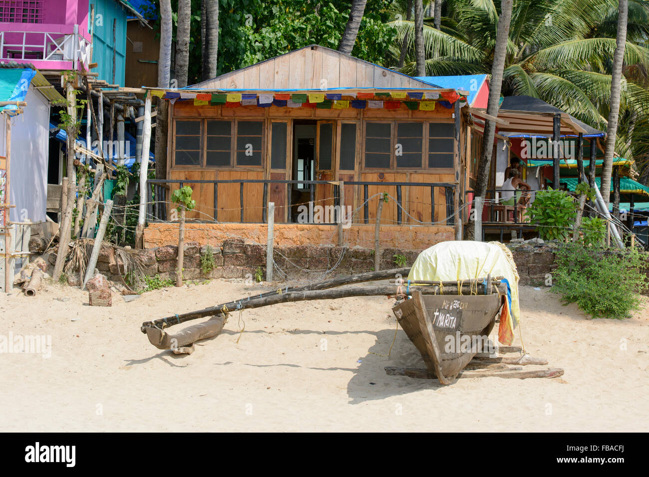 Wooden beach hut hi-res stock photography and images - Alamy