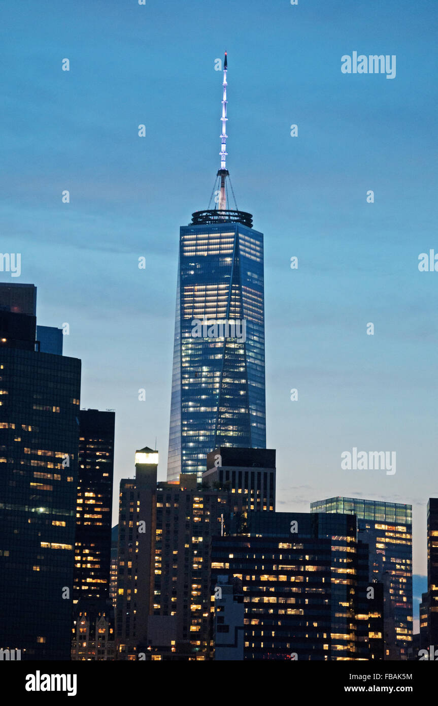 United States of America: the iconic skyline of New York, with view of ...