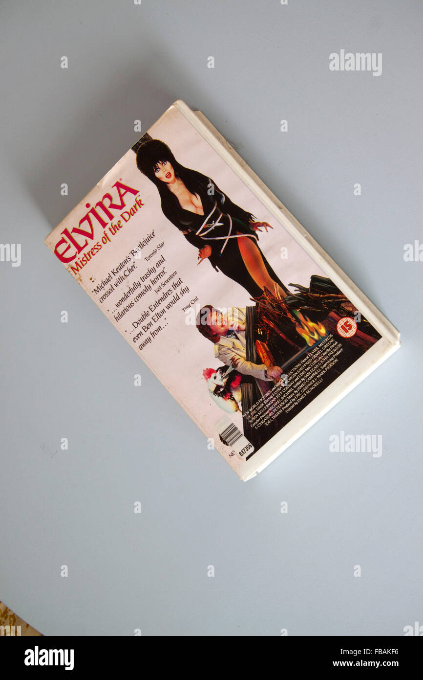 Cassandra peterson elvira hi-res stock photography and images - Alamy